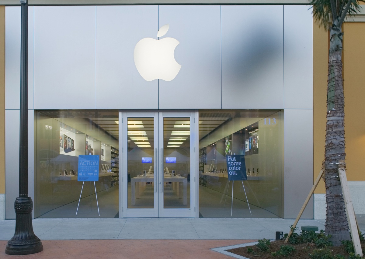 Apple’s Coconut Point retail store in Estero, Florida, is temporarily ...