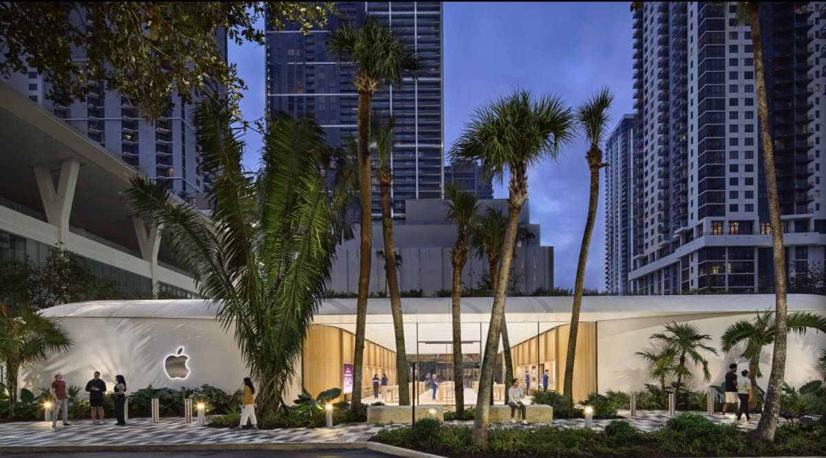 Apple Miami Worldcenter opens Friday, January 24, in downtown Miami ...
